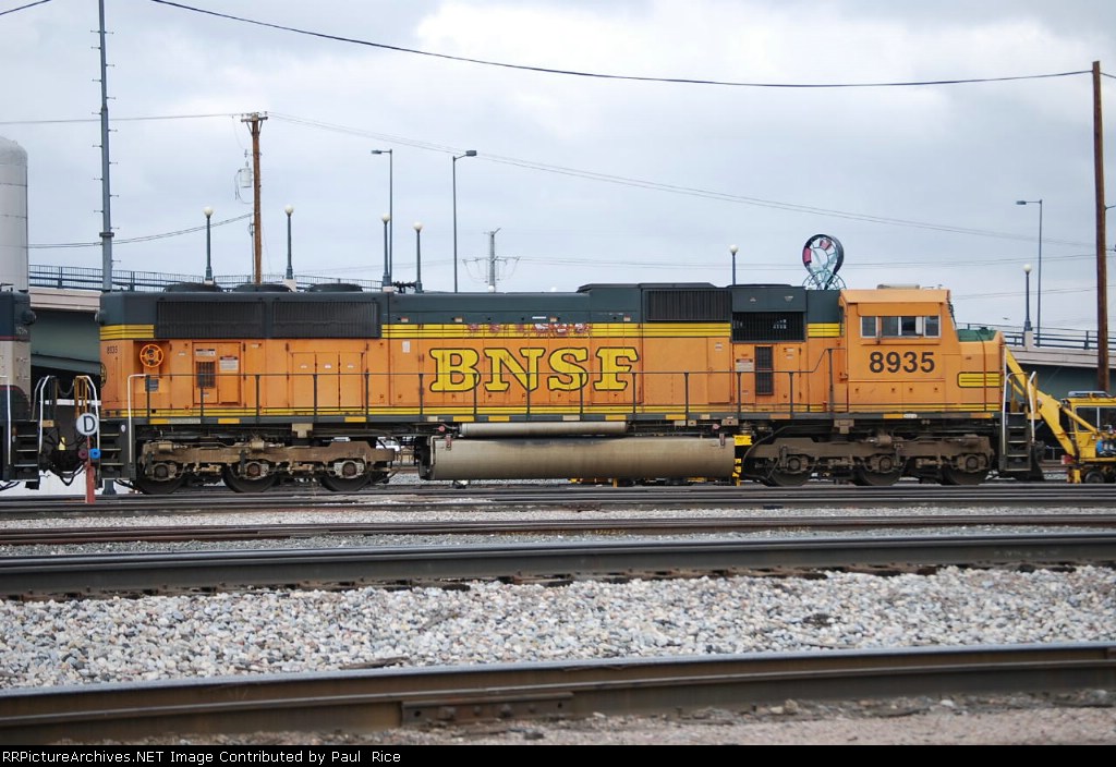 BNSF 8935